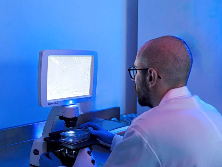 “أبوظبي للخلايا الجذعية” يطور خلايا جذعية متعددة القدرات